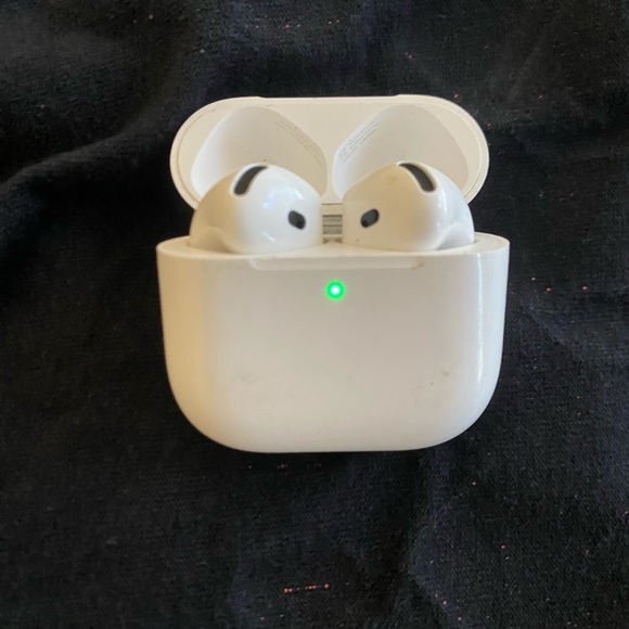 Apple | Headphones | Airpods 4th Gen Earbuds With Charging Case | Poshmark